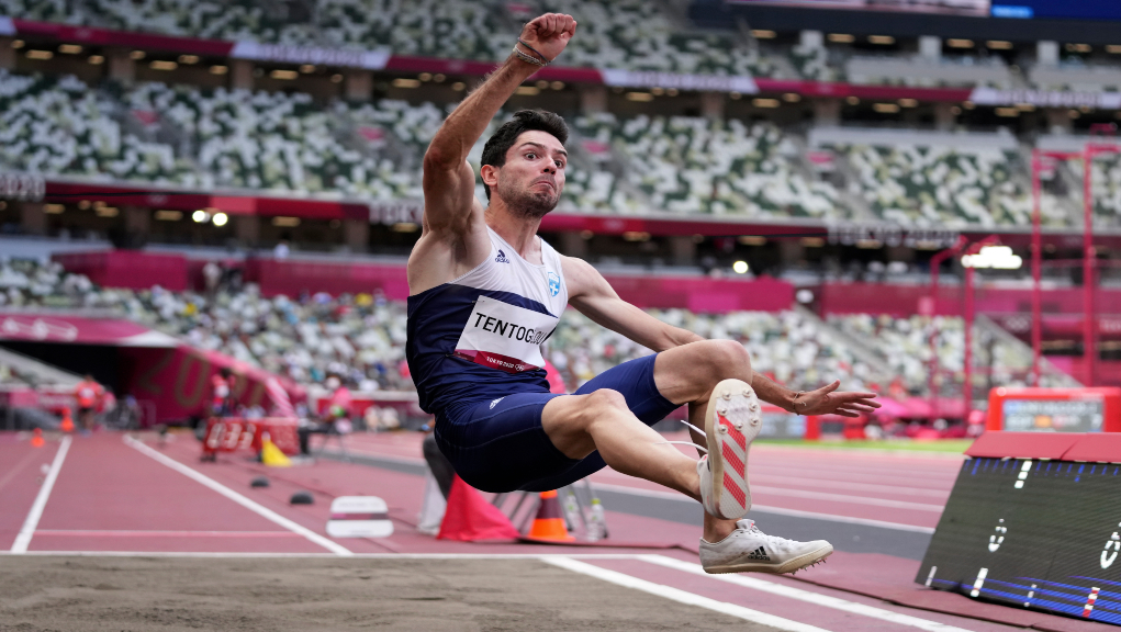 Miltos Tentoglou - Who is the "golden" Greek athlete who drove Greeks ...