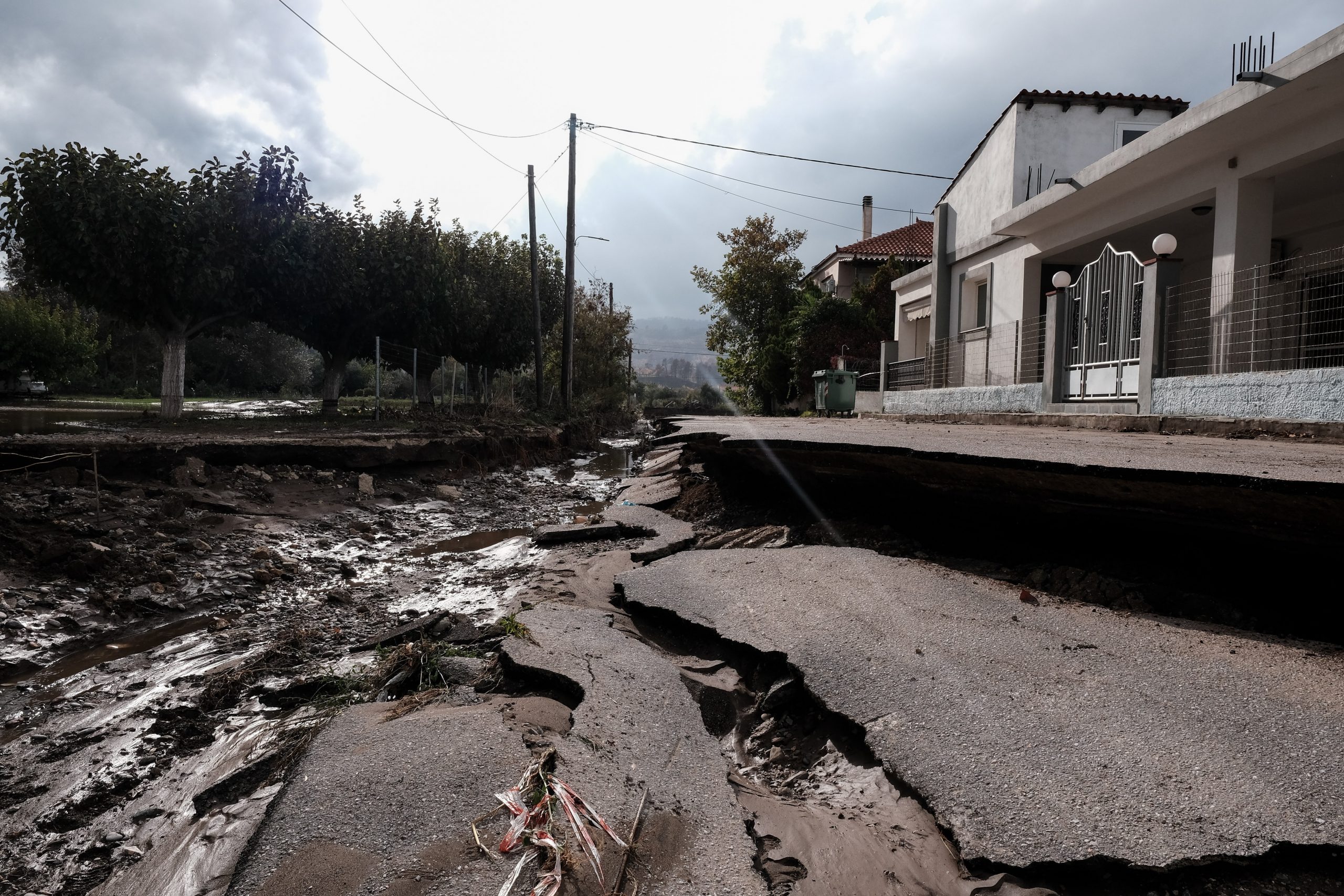 Η έρημη γη, το δημογραφικό και οι φυσικές καταστροφές - Οικονομικός ...