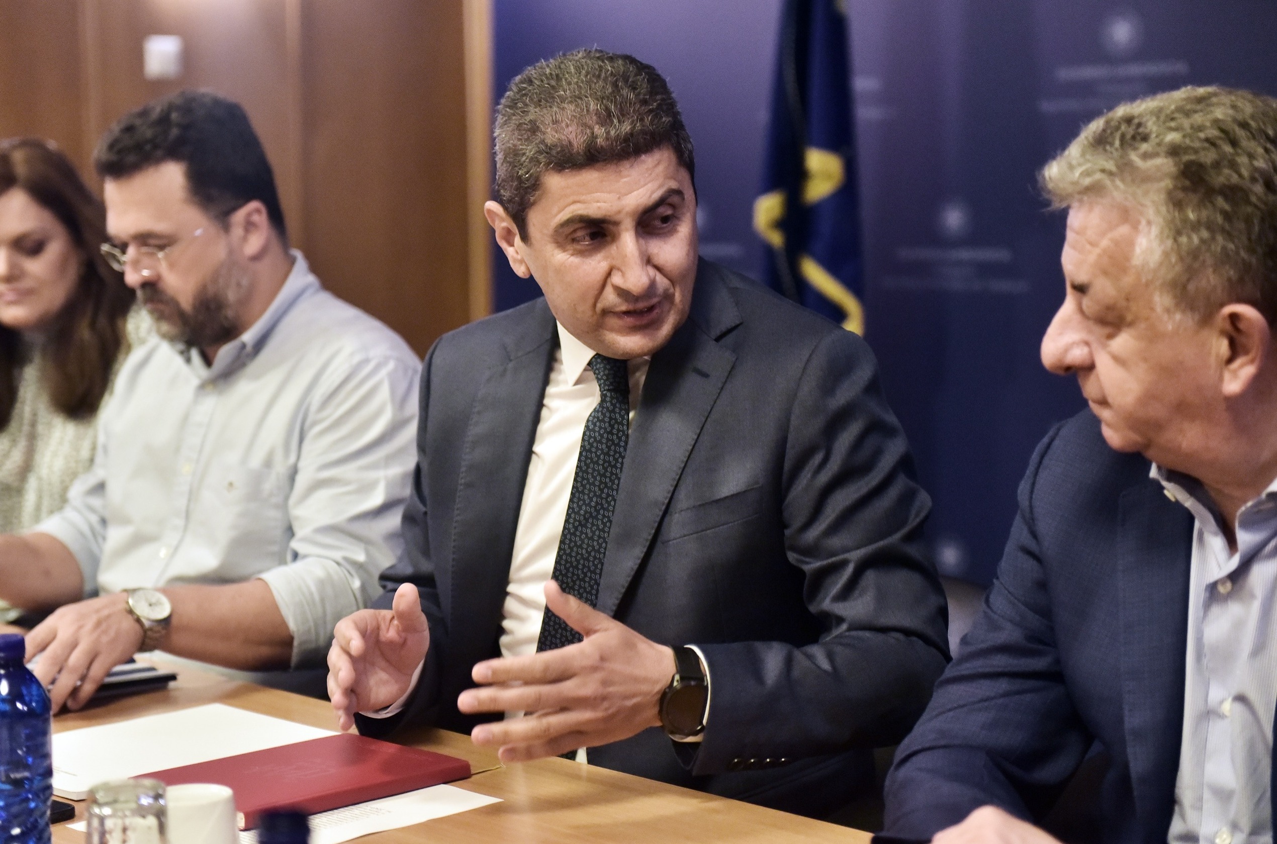 Λευτέρης Αυγενάκης: Σύσκεψη με αγρότες της Κρήτης για ΟΠΕΚΕΠΕ ...