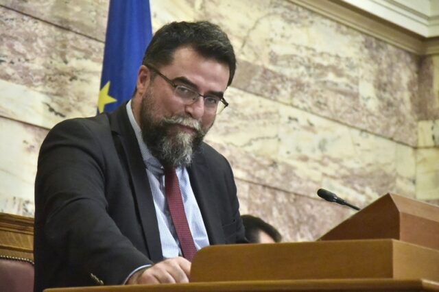 Σαντορίνη: Λογικές,για την εποχή, οι τιμές για αεροπλάνο, λέει ο ...